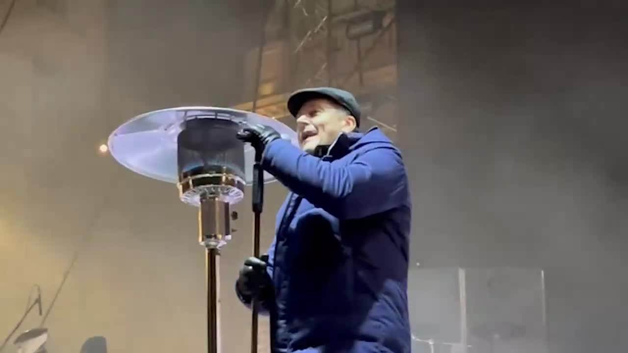 Aco pejovic poceo koncert pesmom soba 501 | Adriamedia TV