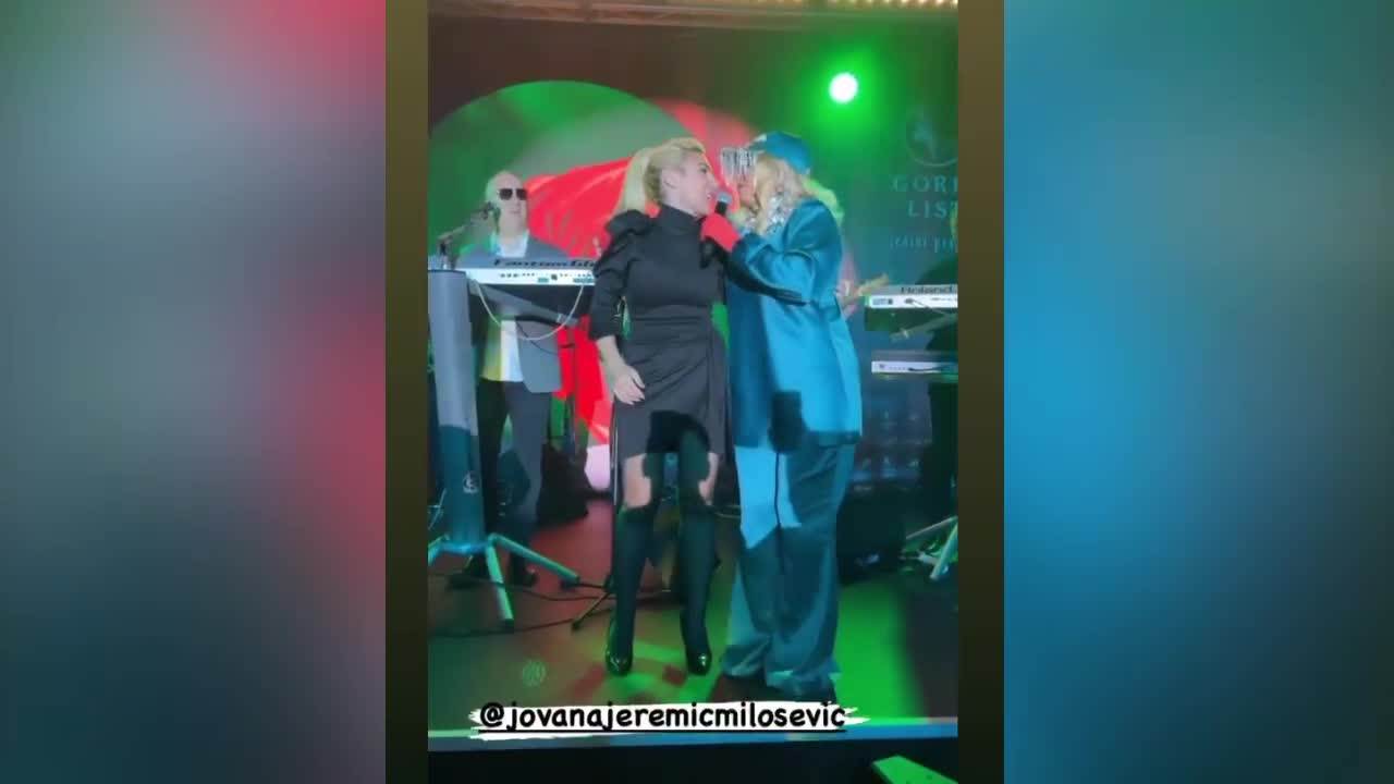 JEDNA JE JOVANA! Jeremićka se popela na BINU i zapevala JUTRO JE sa ...