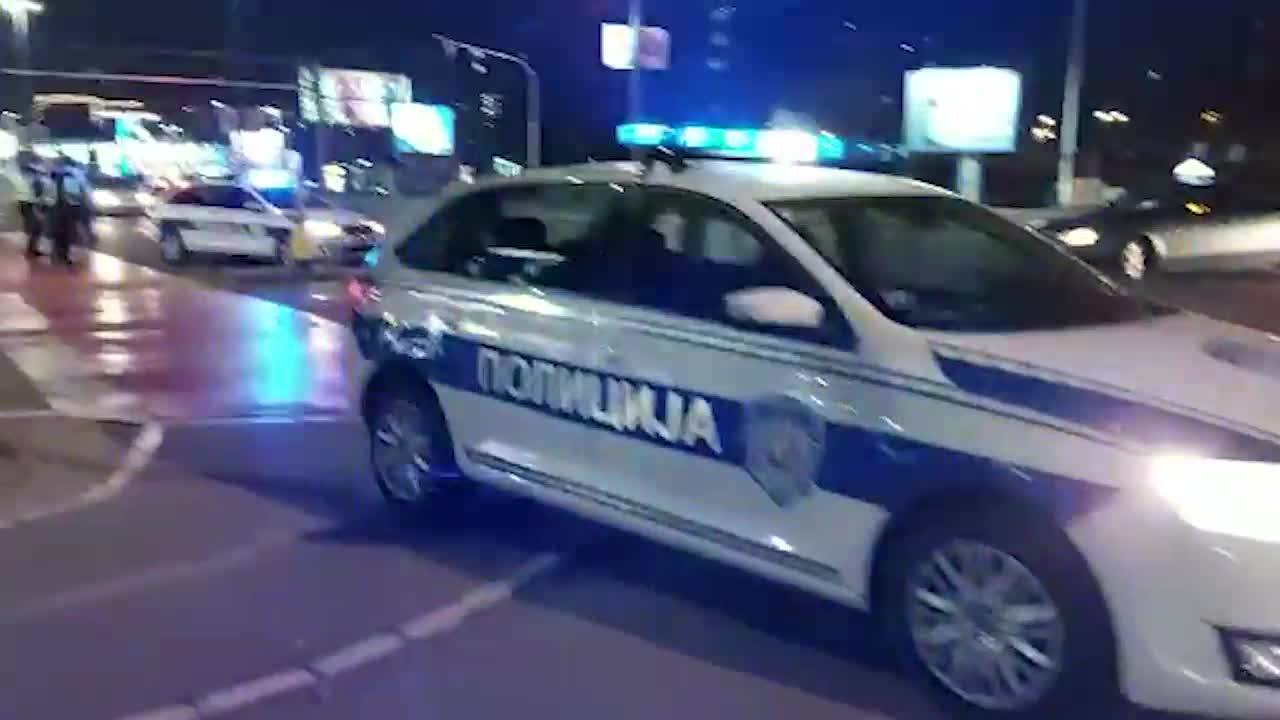 Jake policijske snage kod TC Ušće | Adriamedia TV Jake policijske snage kod TC Ušće | Adriamedia TV