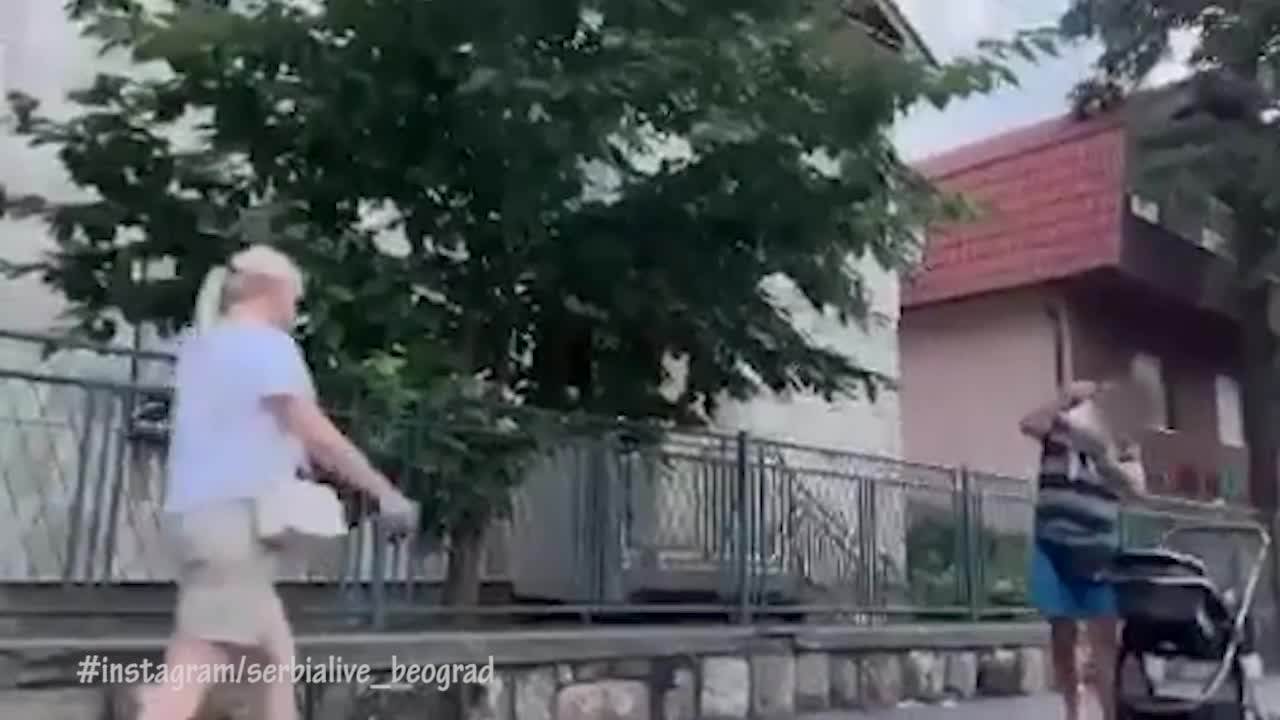 UZNEMIRUJUĆE! Muškarac se unosi bebi u lice i izgovara strašne reči ...