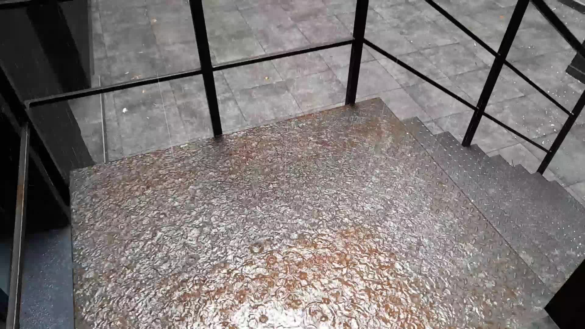 Provala oblaka nad Beogradom: Pala velika količina kiše | Adriamedia TV