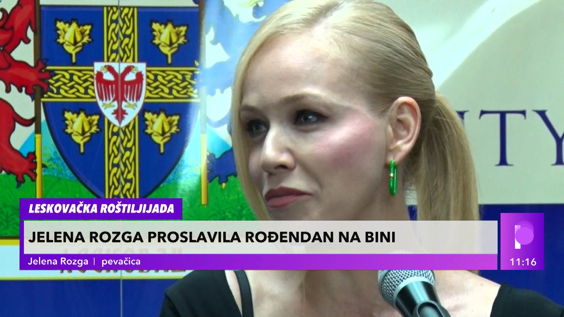 JELENA ROZGA U MINI CRNOJ HALJINICI! Gola leđa, gole noge: Pevačica ...