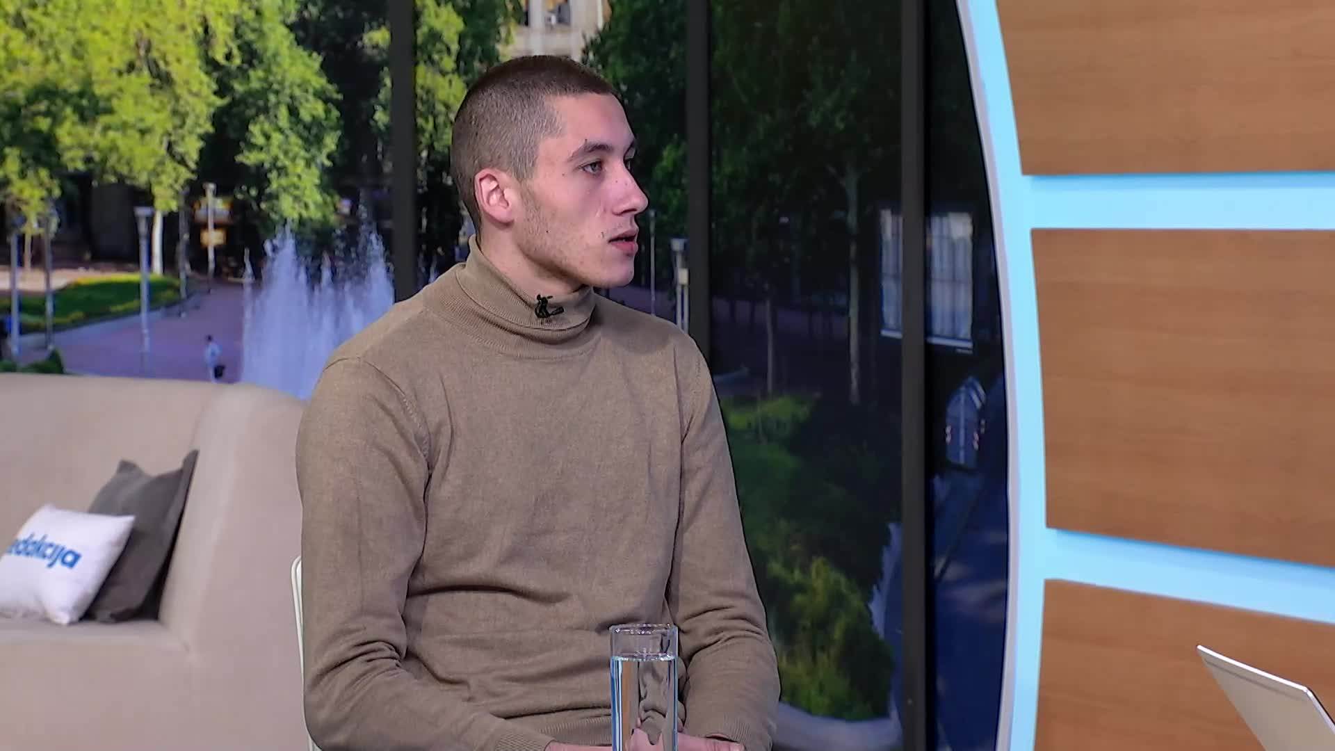 NAJMLAĐI POGREBNIK OTVORIO DUŠU PRED KAMERAMA KURIRA: Život ga nije mazio, a zbog ovog je s 12 ...