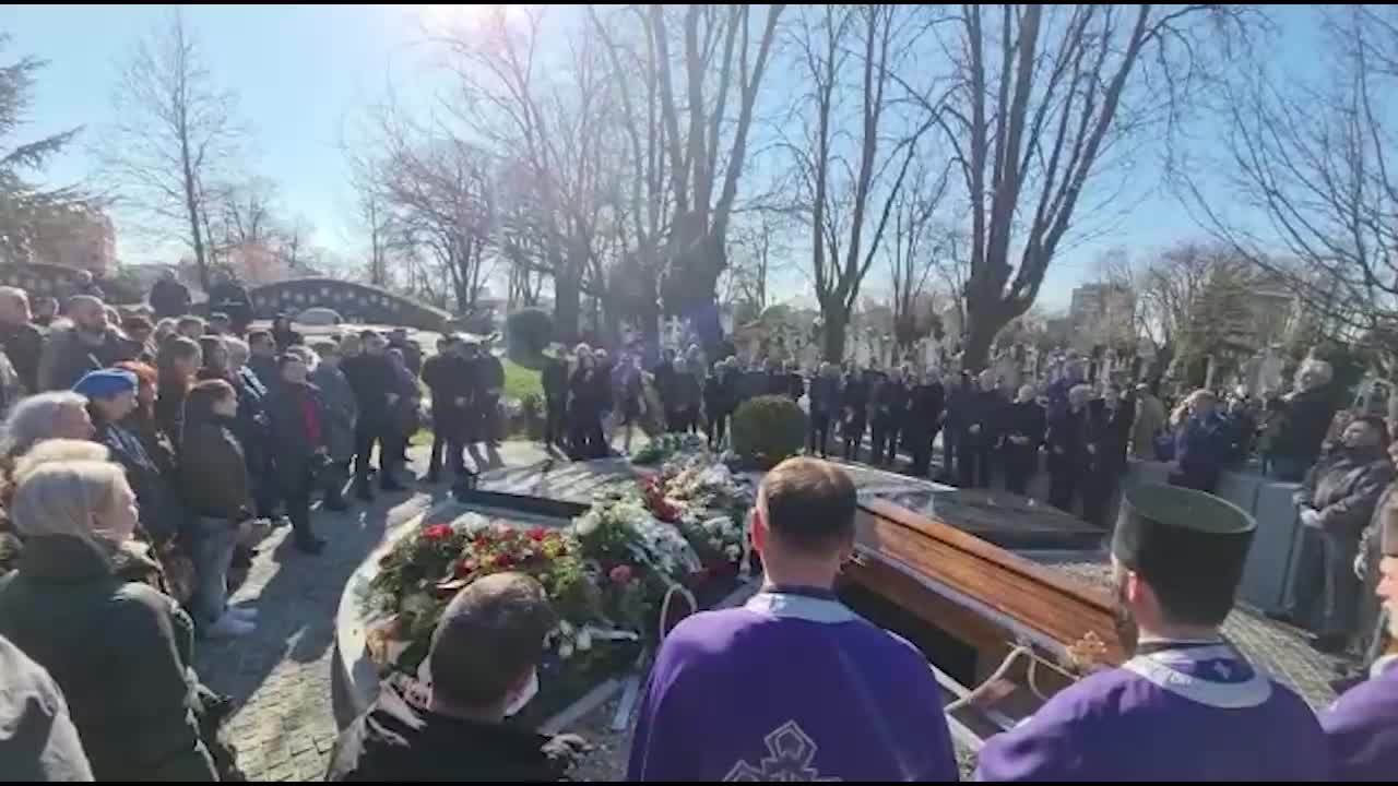 Ivana Žigon na sahrani Tanasija Uzunovića | Adriamedia TV