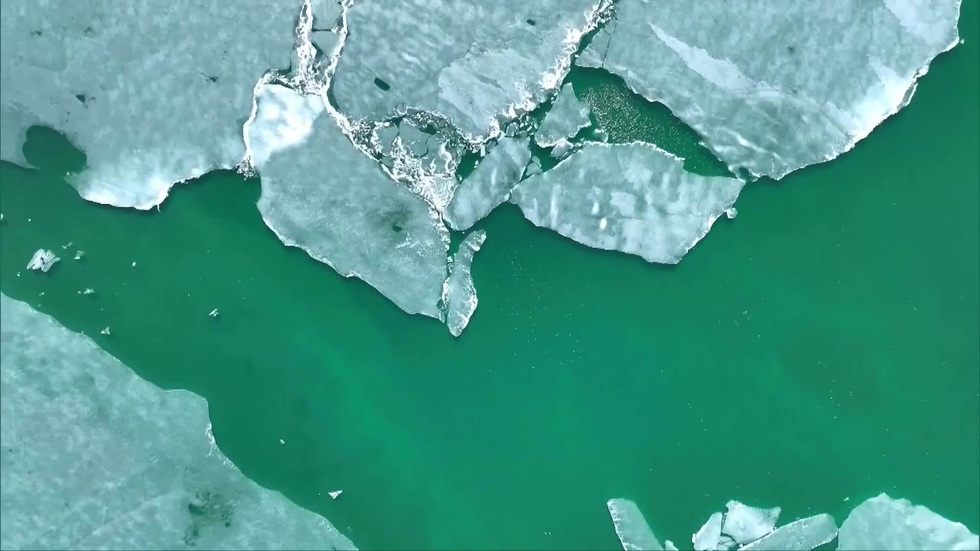 Spektakularne „sante leda“ kod jezera Ulungur | Adriamedia TV