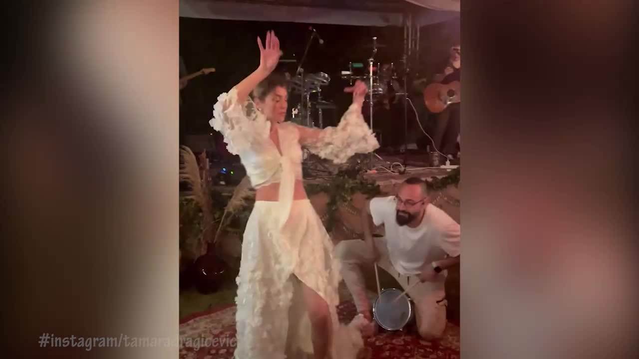 Anđela Jovanović igra trbušni ples | Adriamedia TV