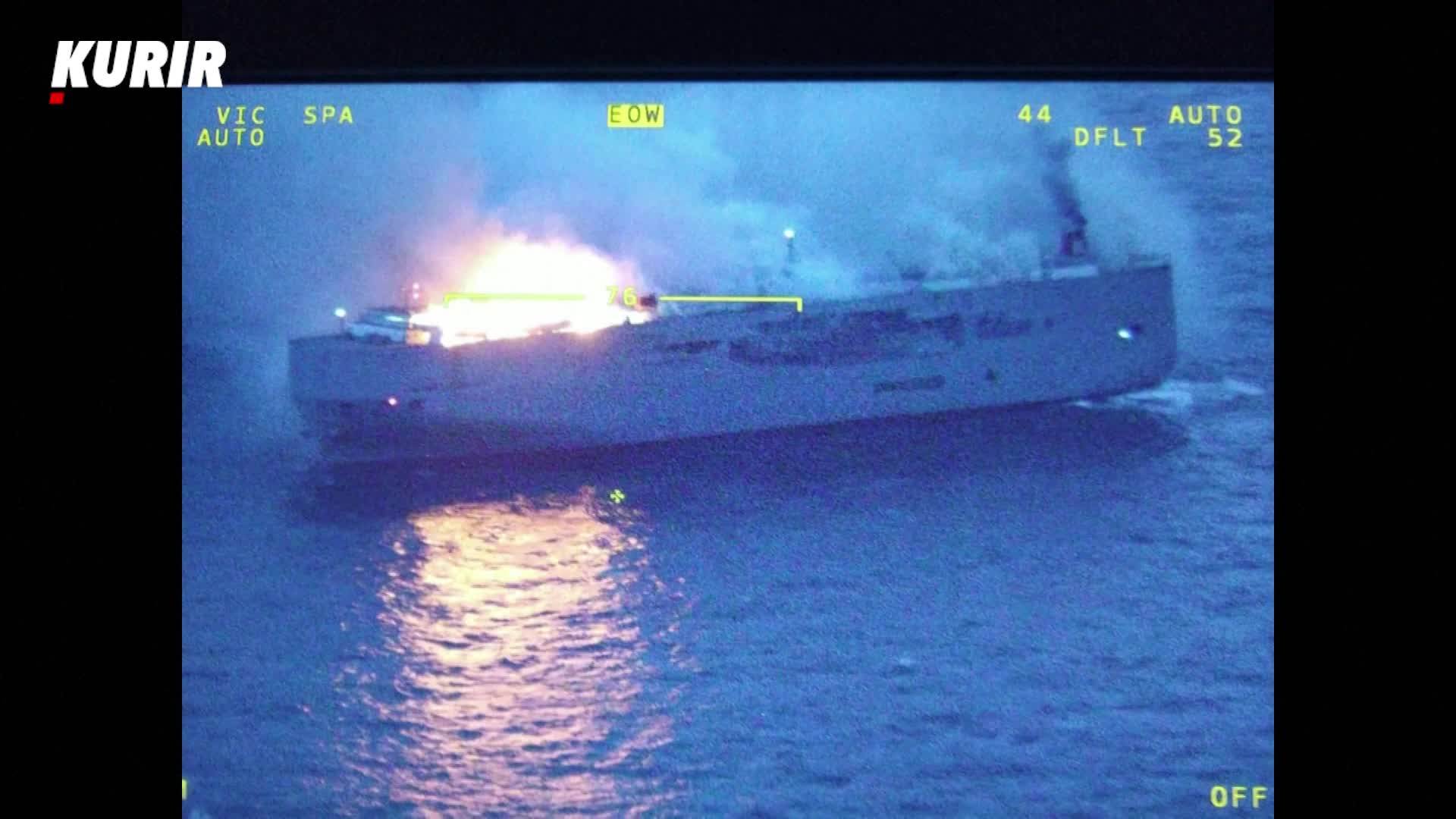 PRVI SNIMAK TERETNOG BRODA KOJI GORI KOD OBALE HOLANDIJE: Vatra izmiče ...