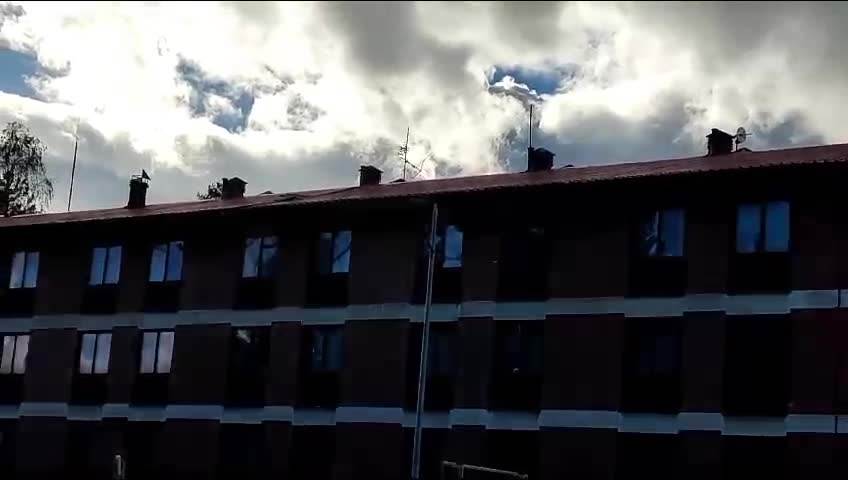 Zlatibor, hotel Palisad, vetar diže lim na krovu | Adriamedia TV