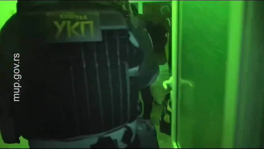 Pogledajte veliku akciju hapšenja zbog dojava o bombama | Adriamedia TV