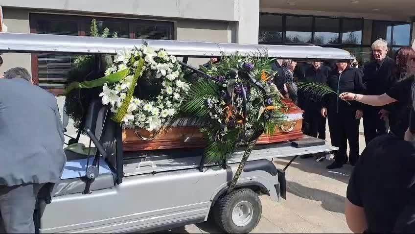 Krenula povorka na sahrani Slađane Milošević | Adriamedia TV