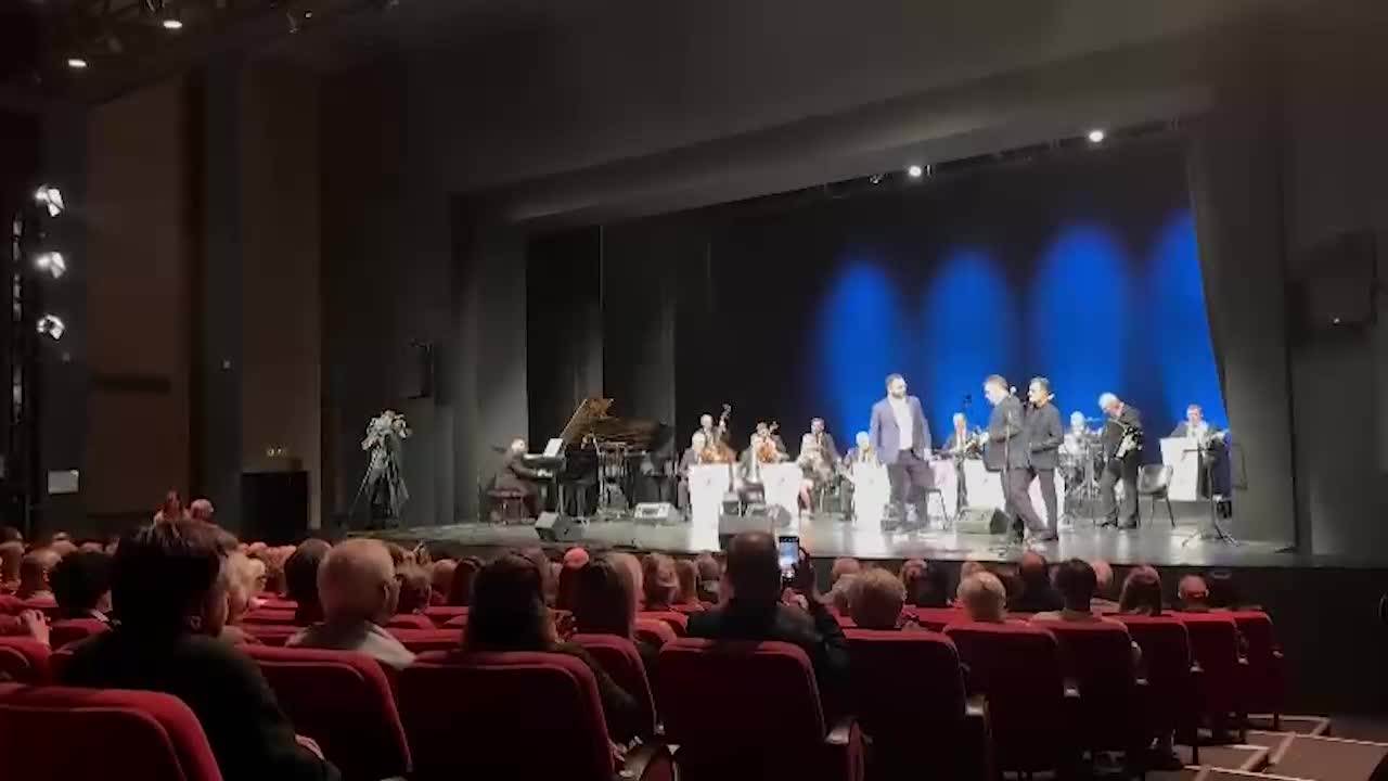 Koncert su započeli Ivan Milinković i Aleksandar Tirnanić, numerom ...